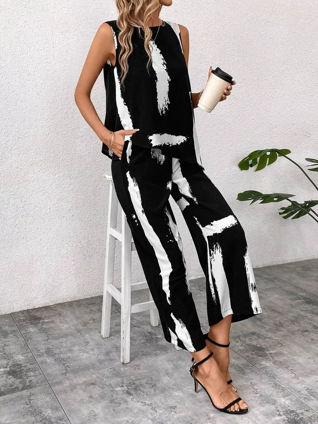 Abstract Print Sleeveless Top & Wide Leg Pants Set – NGUBZA